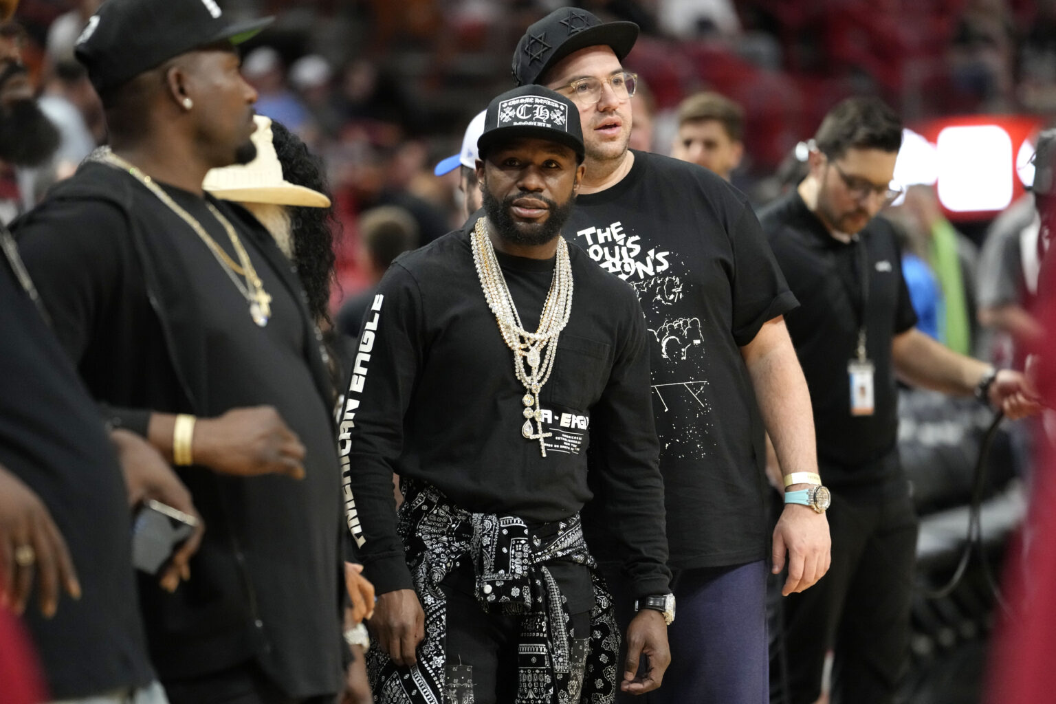 Did Floyd Mayweather Witness The Murder Of Tupac Shakur? - Valuetainment